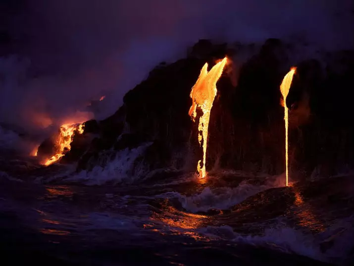 Kilauea ٻرندڙ جبل کان لاوا جون شاندار تصويرون 10092_11