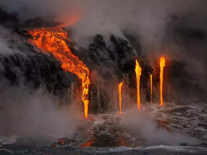 Foto ndị dị egwu nke lava sitere na ugwu mgbawa nke Kilauea 10092_3