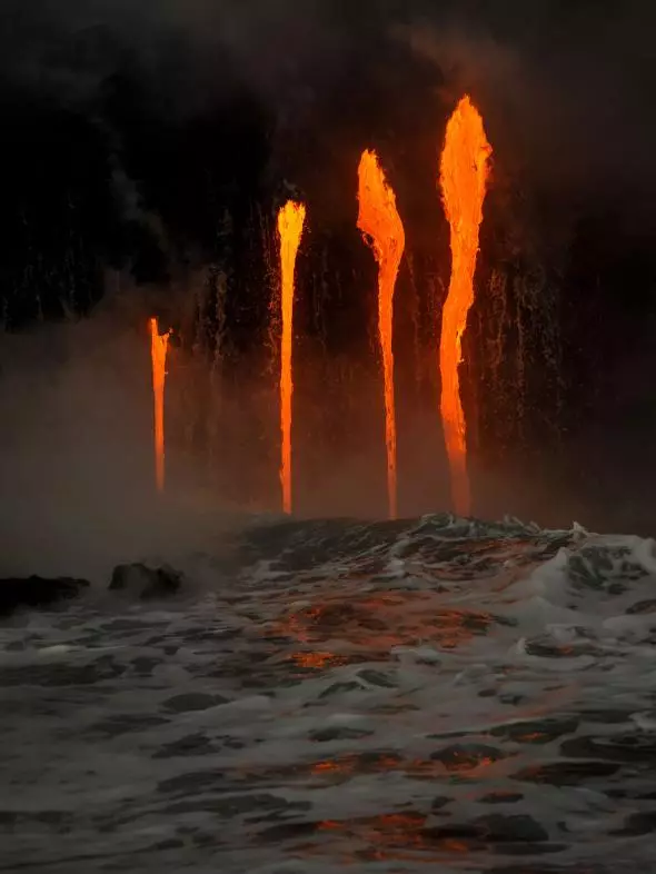 Foto ndị dị egwu nke lava sitere na ugwu mgbawa nke Kilauea 10092_7