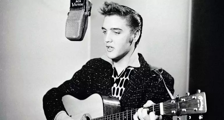 Hoffech chi roi cynnig ar hoff frechdan Elvis Presley?