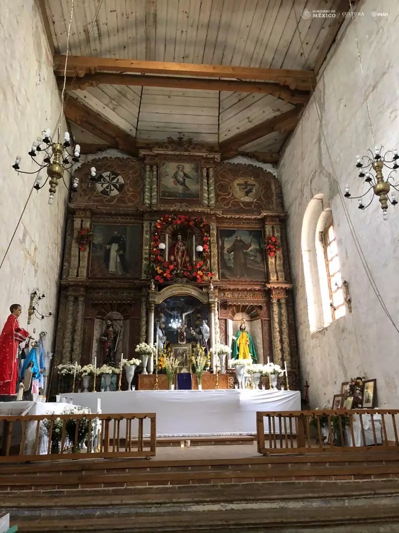 altarpiece San Cristobal de las Casas Chiapas