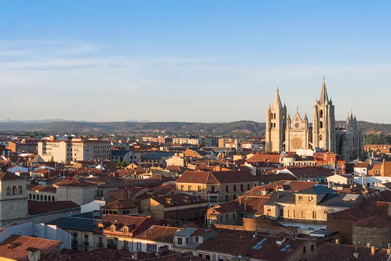 Katedral León, anu paling Perancis tina katedral Spanyol