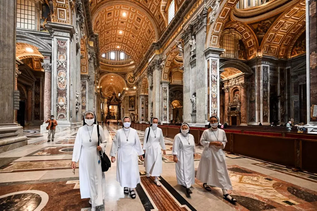 Monache della Basilica di San Pietro