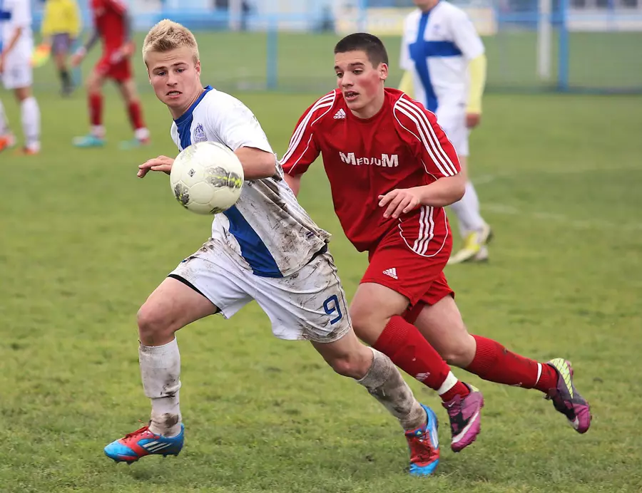 Vilket land förbjöd fotboll i mer än 500 år? 11799_2