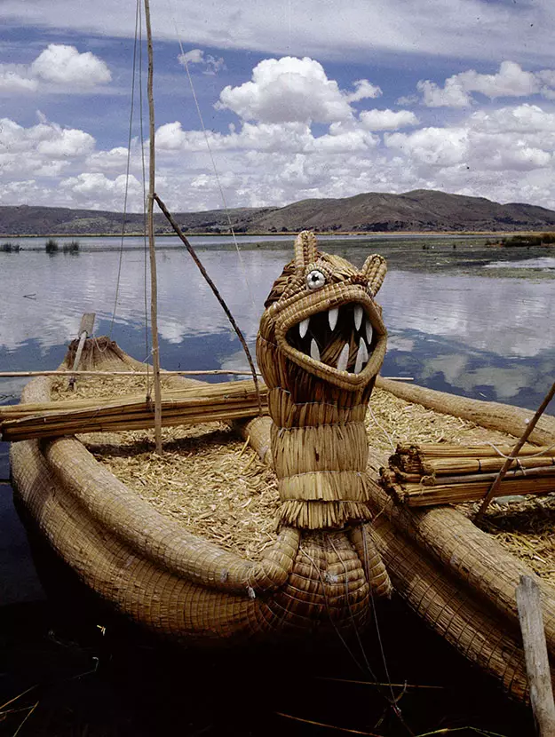 Uros, plávajúce mesto pri jazere Titicaca 11953_2