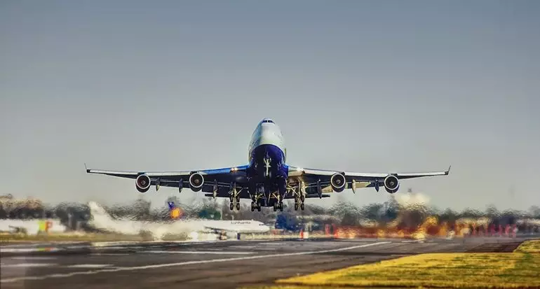 Ito ang dapat ibigay sa iyo ng bawat airline kung maantala ang isang flight