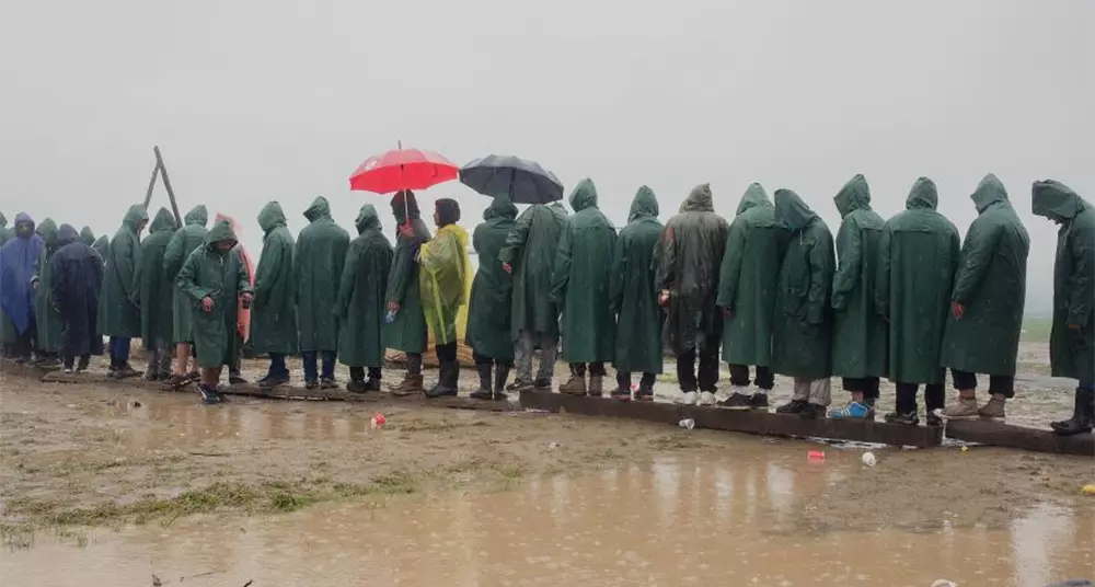 Foto di migranti bloccati al confine 1219_5