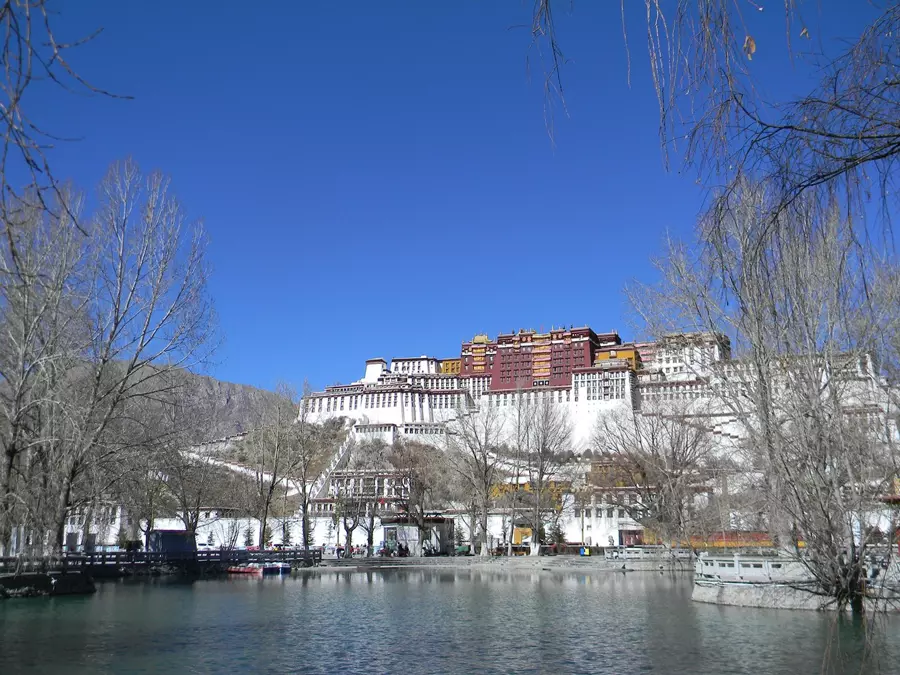 Impozantul Palat Dalai Lama își deschide porțile pentru turiști 12203_3