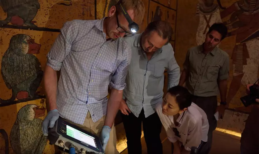 Exclusive photos of the scan in the tomb of Tutankhamun 1262_6