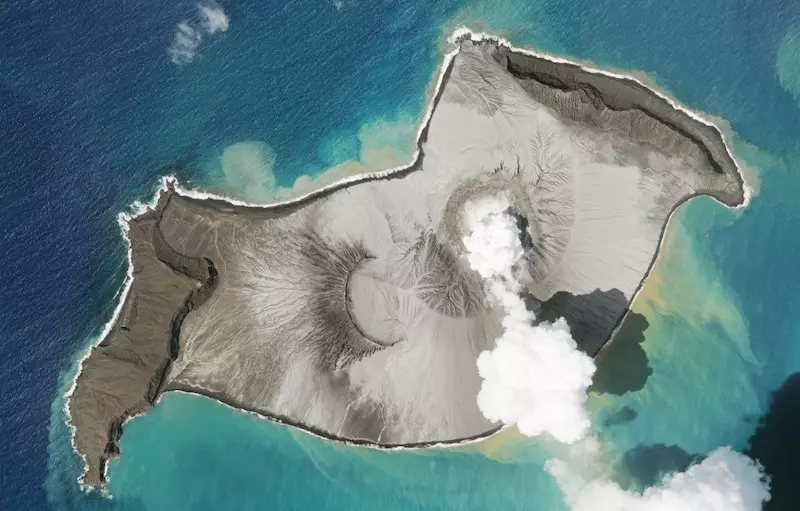 Ostrov sopky Tonga zmizne po násilnej erupcii 15. januára