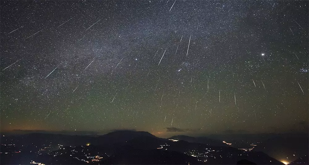 Meteora pluvo kaj duonluno