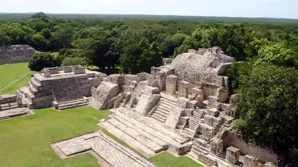 von Menschenhand geschaffene Maya-Insel