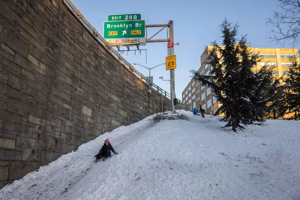 GALLERI: En bombcyklon träffar USA och lämnar miljoner utan ström och ett regn av igunor 13547_6