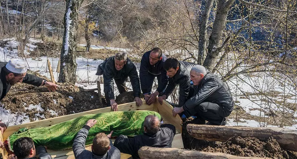 Алар урамдагы караваттан башлыйлар: Мөселман туй фотолары 1361_23