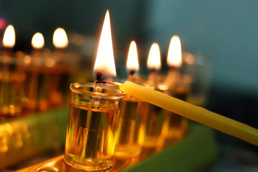 เบื้องหลังการเฉลิมฉลอง Hanukkah คืออะไร? 13862_2