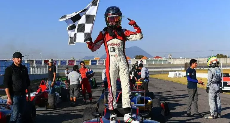 Ang Mexican driver ang unang babae na nanalo ng Formula 4