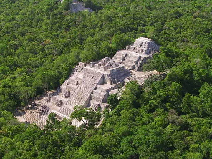 Calakmul UNESKO-nyň Bütindünýä mirasynyň sanawyna girýär