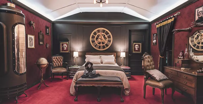 Guillermo del Toro monstersuite