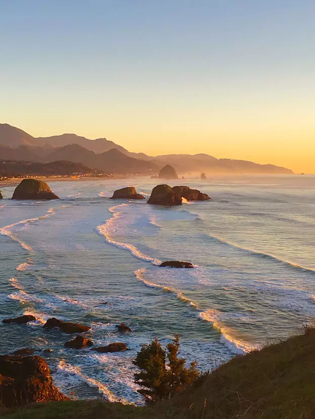 Oregon Haystack Rock ee Maraykanka