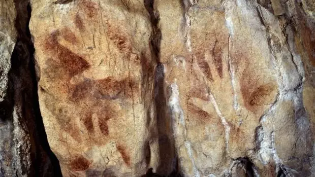 art rupestre réalisé par des enfants dans des grottes en Espagne