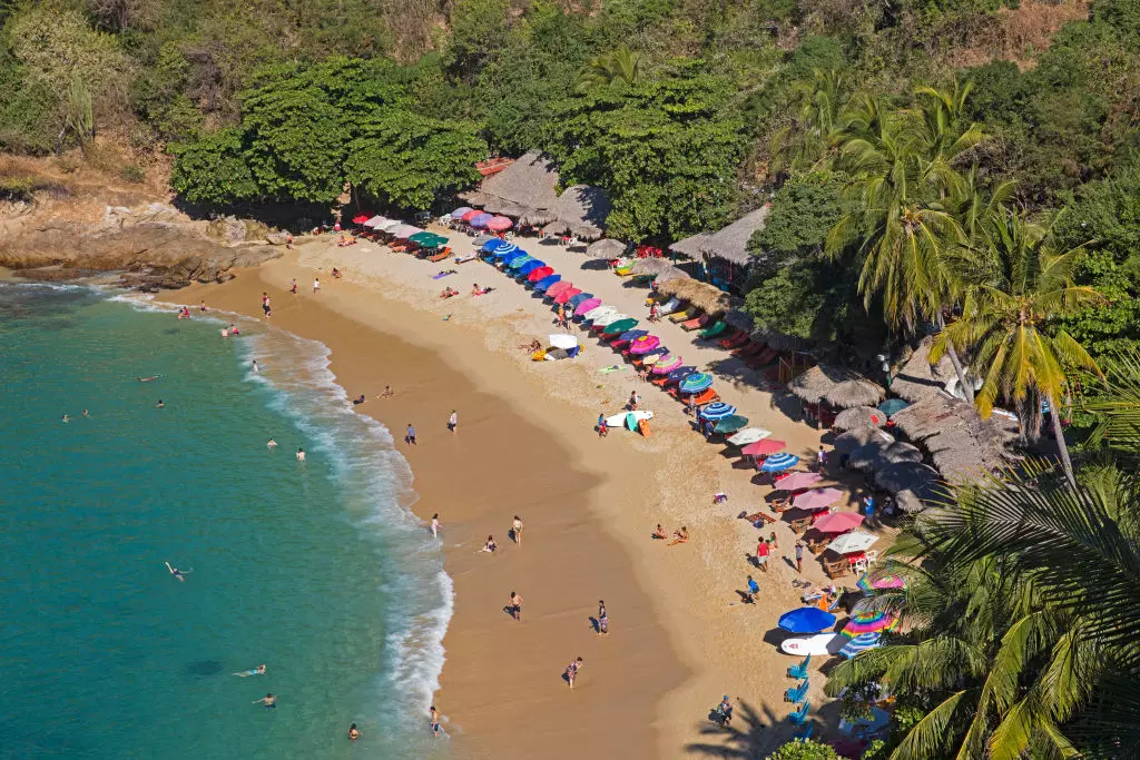 pantai teluk ayu