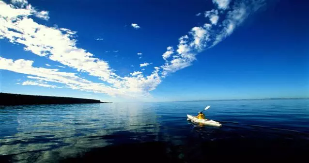 Temporada per navegar al mar amb caiac