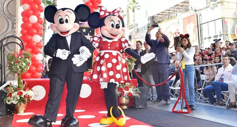 Minnie parantos ngagaduhan bintangna dina Hollywood Walk of Fame