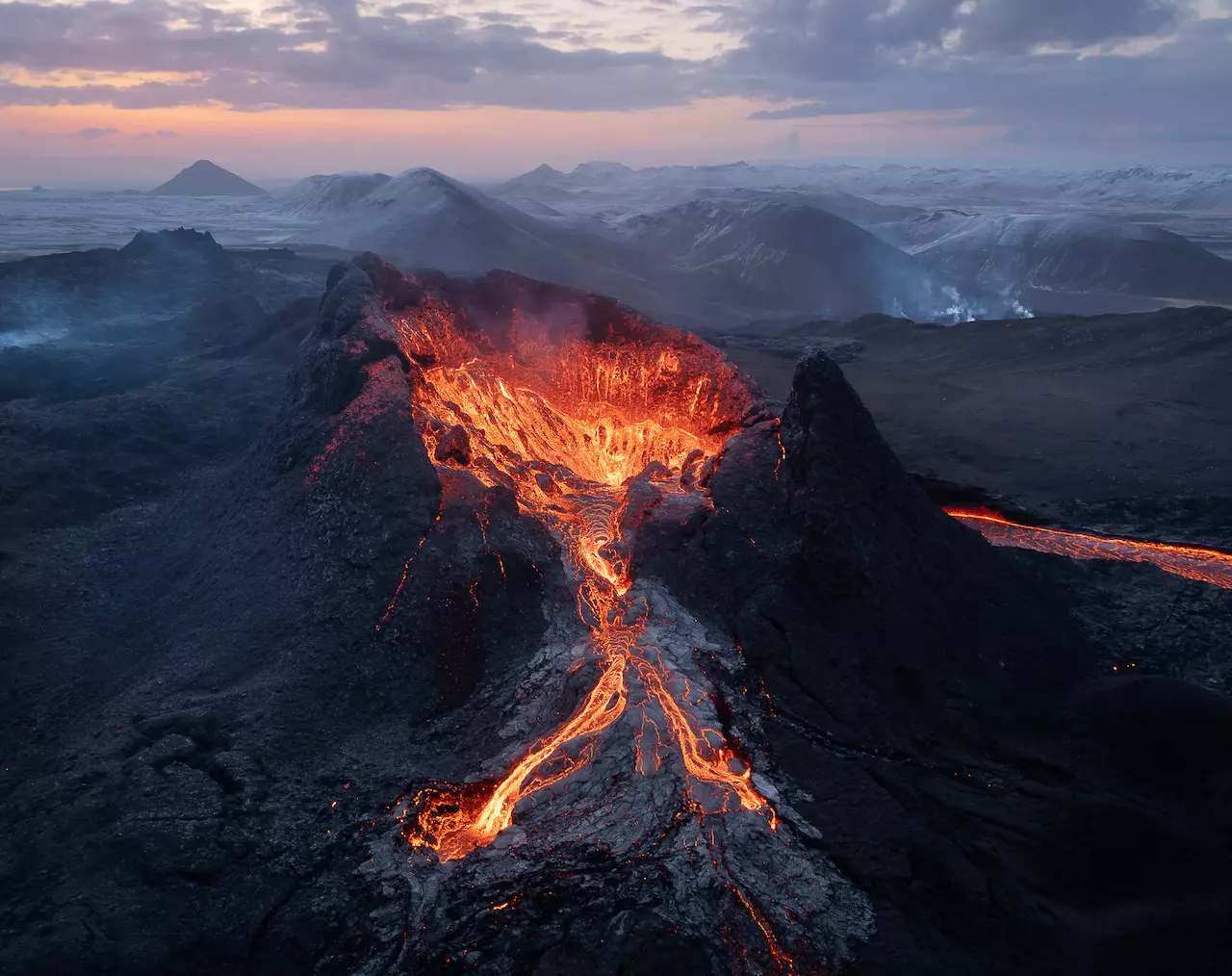 Awọn eruptions onina ni Iceland duro fun ijidide jigijigi kan