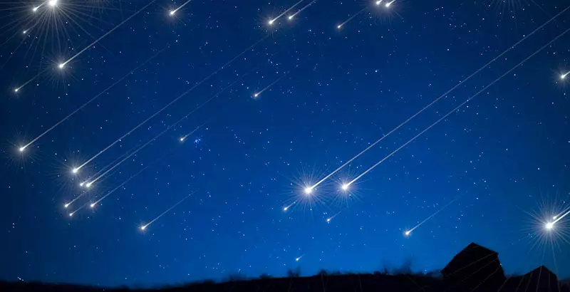 Mga Draconid nga Pag-ulan sa Meteor sa Agosto sa Perseids