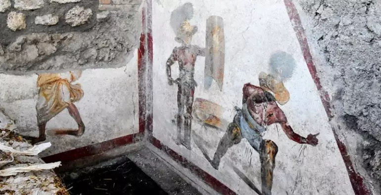 fresco gladiator pompeii