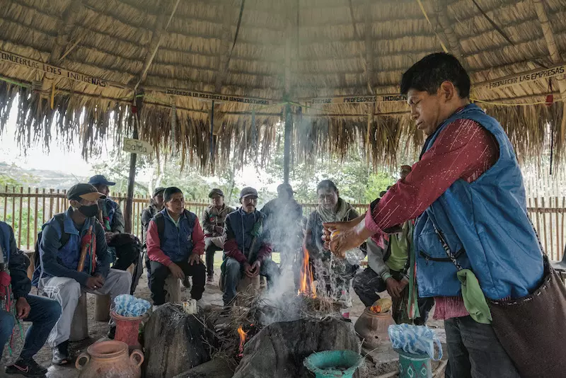 penjaga pemimpin masyarakat Colombia5