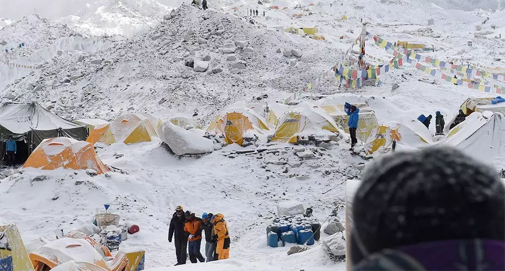 Antara menakluki Everest dan risiko nyawa 3665_2