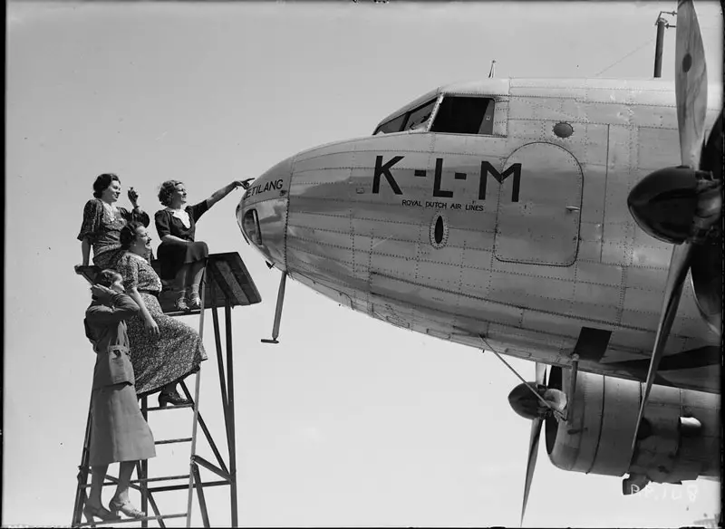 KLM પ્લેન ઇન્ટરનેશનલ એરલાઇન