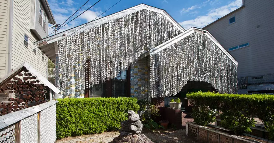 Beer Can House