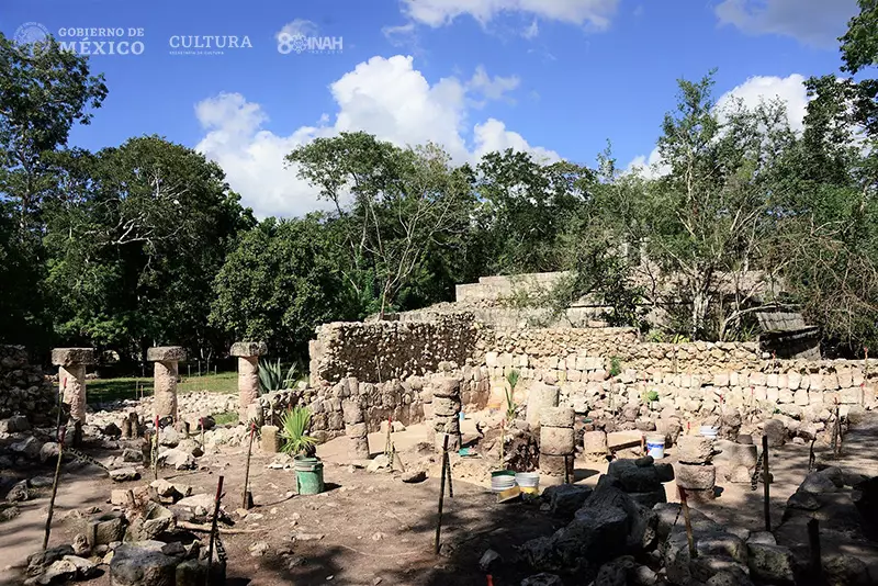 columns archaeological zone