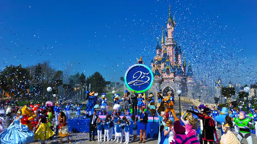 ຄົບຮອບ 25 ປີຂອງ Disneyland Paris 4189_5