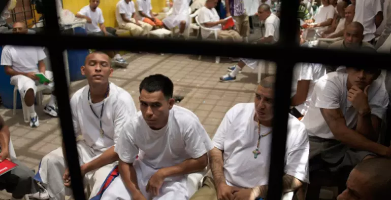 prison Université El Salvador