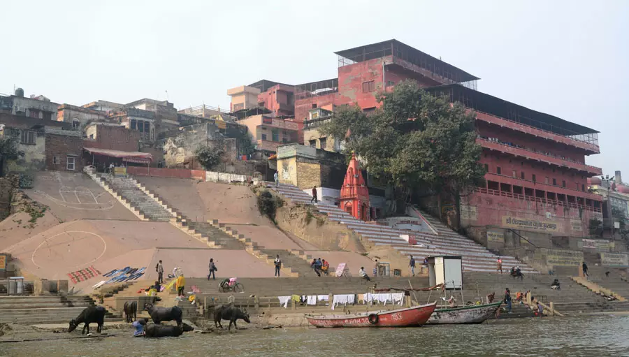 Bab 2: Varanasi (Bagian 2) 4968_11