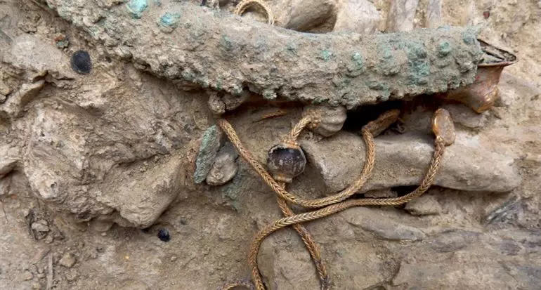 Inviolate tomb of wealthy warrior discovered in Greece