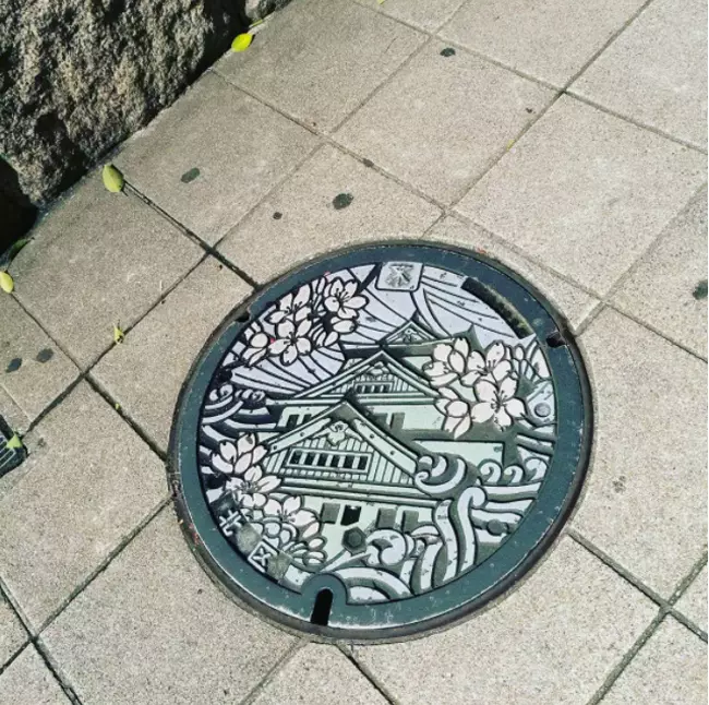 Ang bansang ito ang may pinakamagandang manhole cover sa mundo 6691_10