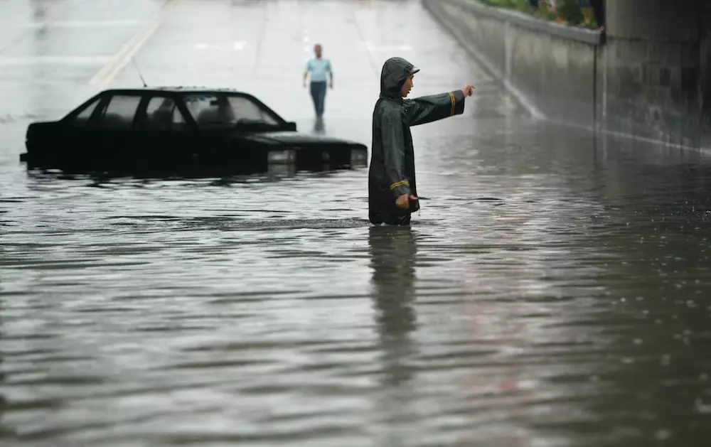 немилосрден дожд 721_15