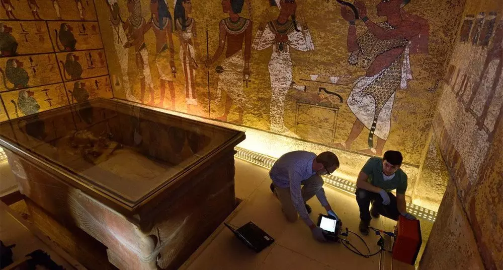 Amafoto yihariye avuye imbere muri scan yimva ya Tutankhamun