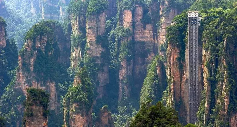 The tallest open-air elevator in the world