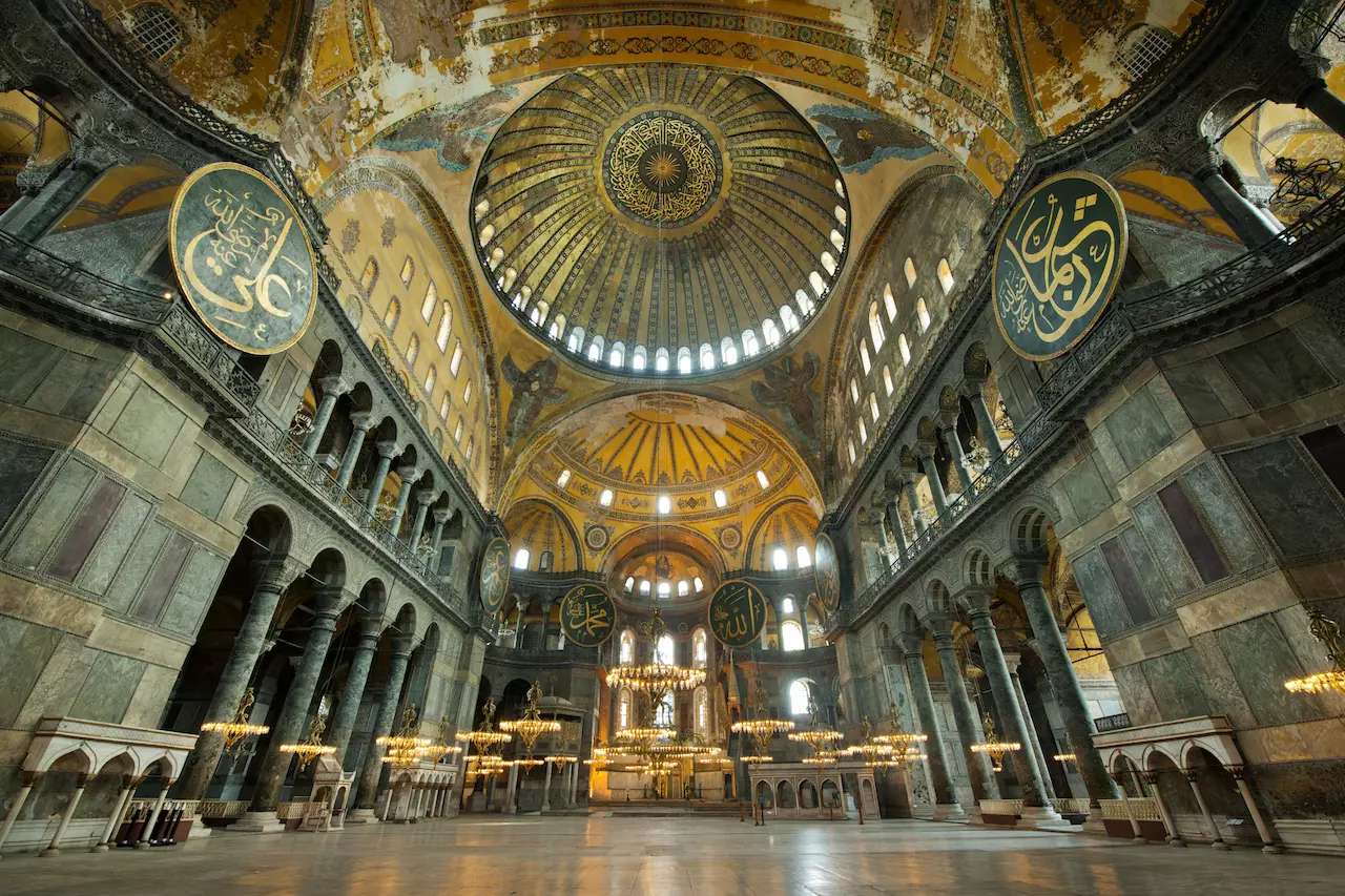 The Hagia Sophia mosque is a victim of vandalism and theft