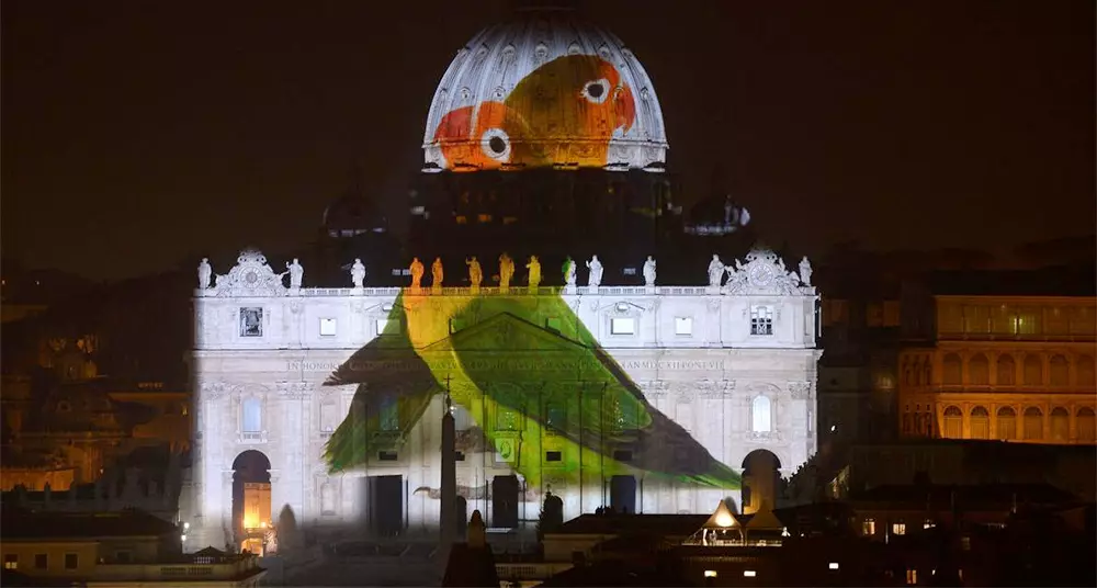 Fotos de animais proxectadas no Vaticano 959_9